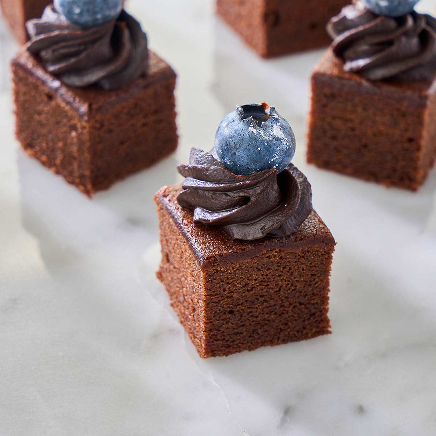 Mini Cakes (Box of 36) – All Things Delicious